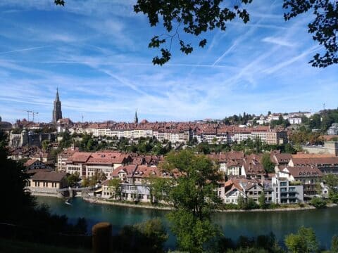 Une très belle promenade de Berne aux glaciers de l'Oberland Bernois ...